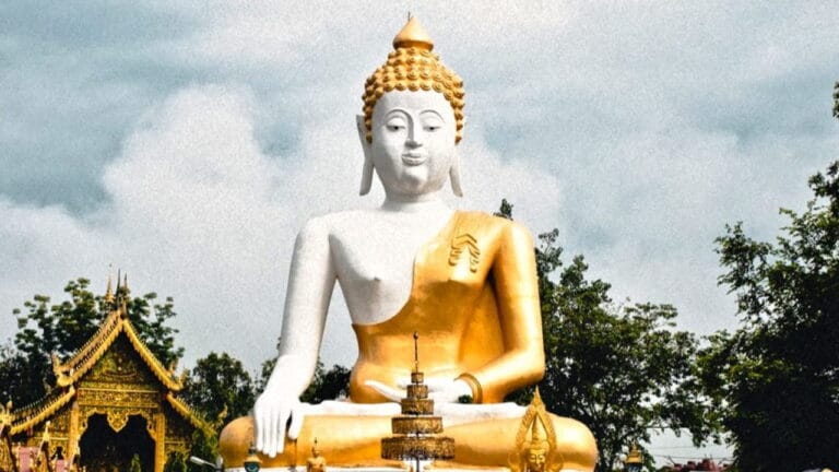 10 Buddhist Gods. Know their sacred stories and myths