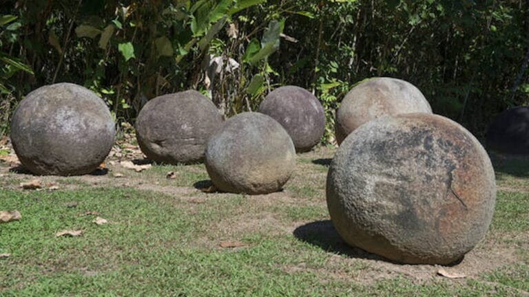 Costa Rican Mythology: Legends, Myths and Rites 10 Stories